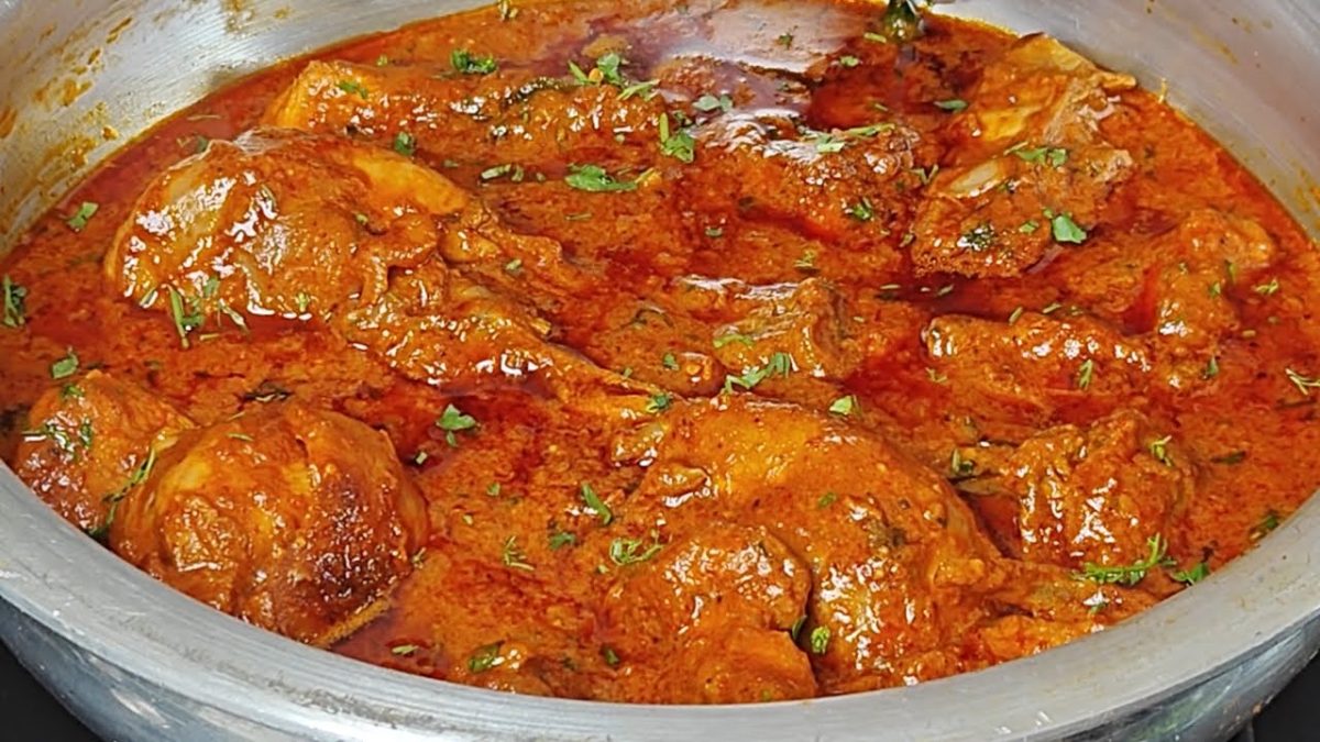 Hyderabadi Lal Chicken Masala | Dawat Style Chicken Gravy | Chicken ...